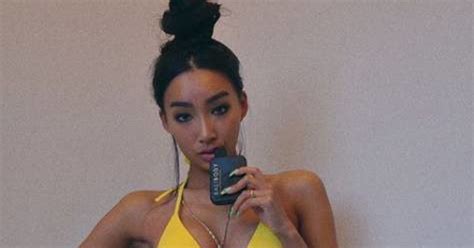 문가비 아찔 힙라인 뽐내는 한 뼘 비키니얼굴 화끈