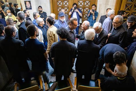 همشهری آنلاین چهره ها در مراسم ختم مرحوم رضا داوودنژاد از عادل