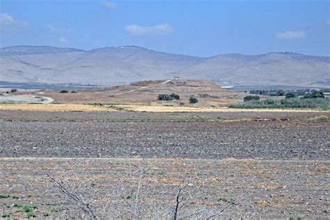 Tel Malqet and Tel Ro'eh - BibleWalks 500+ sites