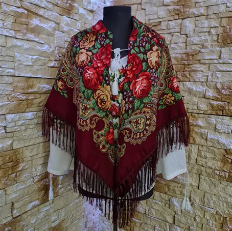 Batic Casmir Grena Elegant Traditional