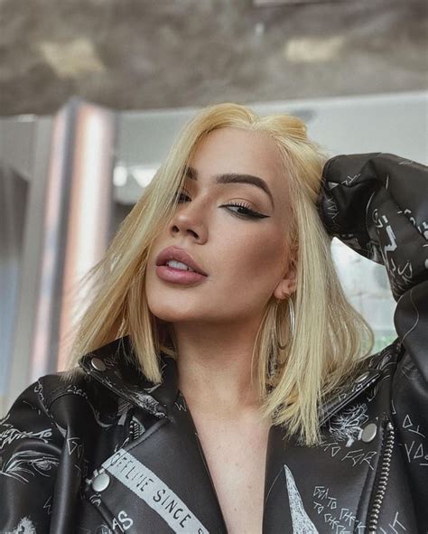 Larissa Silva Rfamosaslatinas