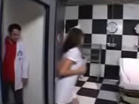 Doctor Hace Una Broma Y Llama A La Enfermera Tetona Para Luego Caliente Xnxx Com