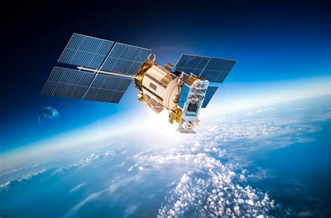 クルマから飛行機、人工衛星まで活用が広がる「cfrp」。その成形方法とは