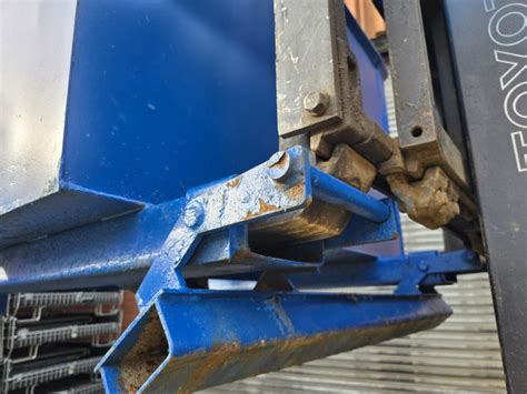 Second Hand Telehandler Tipping Skip Steps And Stillages