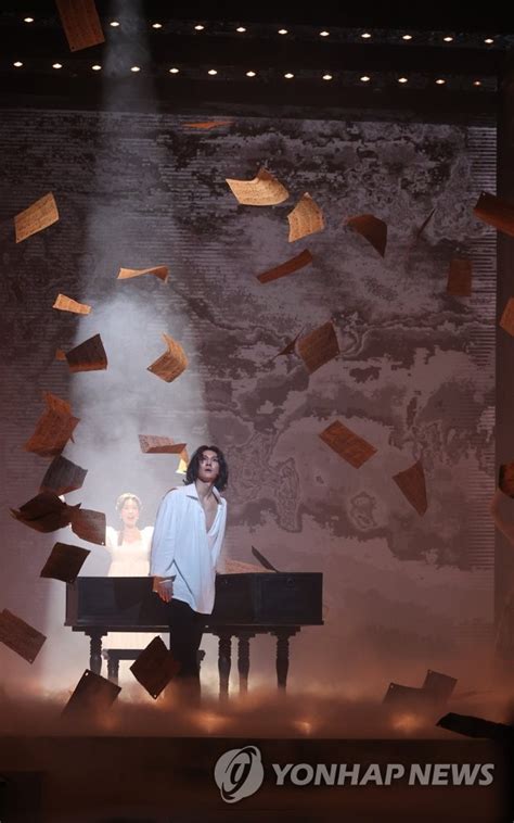 객석에 닿지 못하고 져버린 불멸의 사랑…뮤지컬 베토벤 나무뉴스
