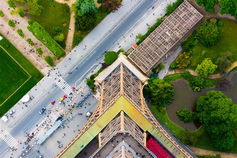 에펠 탑과 에펠 탑 꼭대기에서 아름다운 파리 도심 전망 파리 프랑스 0명에 대한 스톡 사진 및 기타 이미지 0명 강 강철 Istock