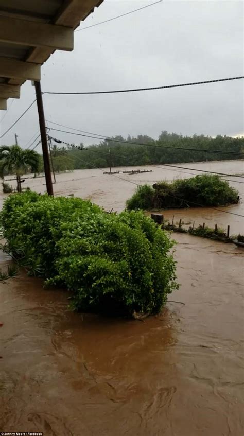 Race Against Time To Airlift Stranded Hawaii Residents To Safety As