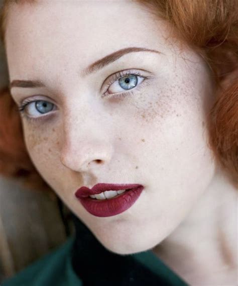 Pin By Shannon Looper On Beautiful Beautiful Redhead Headshot
