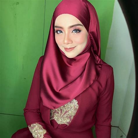 Mira Filzah Scrolller