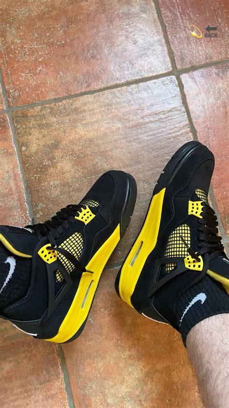 Jordan 4 Thunder Stile Per Ragazzi Stile Ragazze