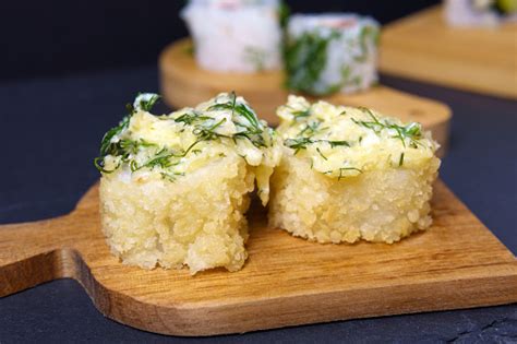 중국또는 일식 레스토랑에서 구운 롤과 초밥 나무 젓가락 0명에 대한 스톡 사진 및 기타 이미지 0명 고급 요리 러시아 Istock