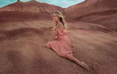Margo Price Announces New Album ‘strays And Shares Stomping New Single Margo Price Announces New Album ‘strays And Shares Stomping New Single