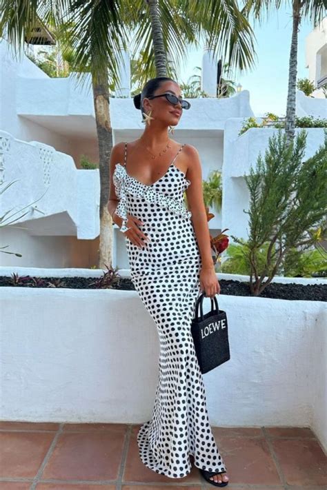 30 Stylish Spain Outfit Ideas For Your Next Trip Itsallbee Solo