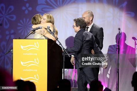 Jennifer Grey Tracy Pollan Clark Gregg And Michael J Fox On Stage News Photo Getty Images