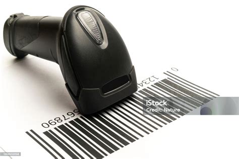 바코드 스캐닝 창고용 레이저 스캐너를 판독합니다 흰색 배경에서 격리된 소매 라벨 바코드 스캔 창고 재고 관리 바코드 스캐너에 대한 스톡 사진 및 기타 이미지 Istock