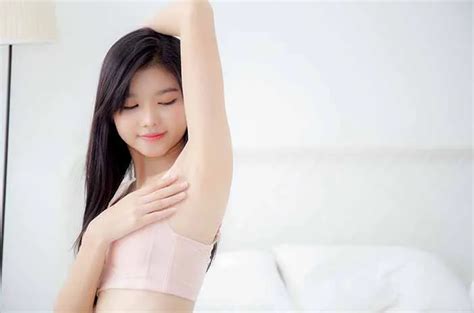 Waxing Vs Cukur Ketiak Mana Yang Lebih Aman