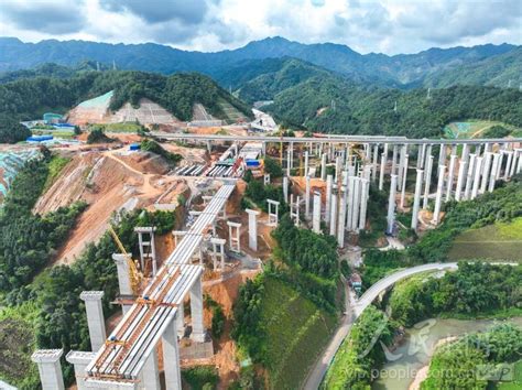 广西昭平：苍昭高速公路建设稳步推进 人民图片网