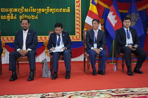 រូបភាពសកម្មភាព៖ ឯកឧត្ដម ប្រាជ្ញ ចន្ទ ប្រធាន គ ជ ប បានអញ្ជើញមានមតិណែនាំ និងសំណេះសំណាល