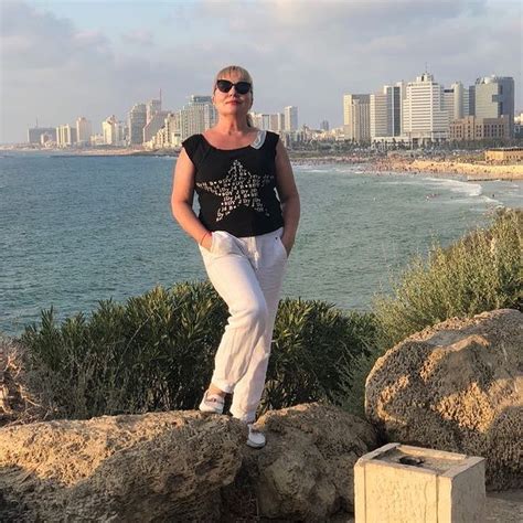 Olga Berezovsky в Instagram израиль тельавив Capri Pants Capri