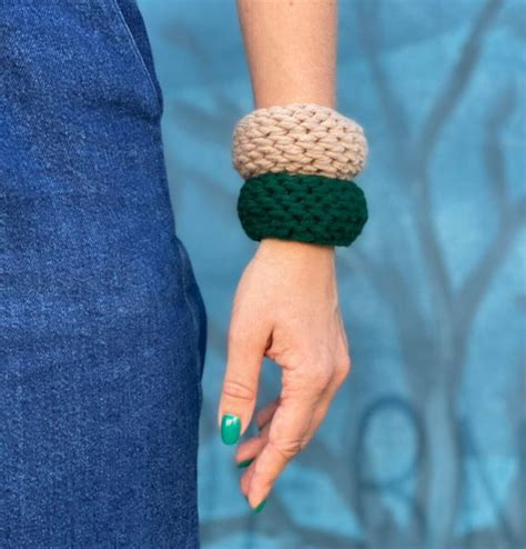 How To Make Yarn Bracelets Using Braid Technique Crafting News
