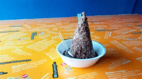 Menikmati Segarnya Jajanan Legendaris Es Bun Tin Di Pasar Lama Kota