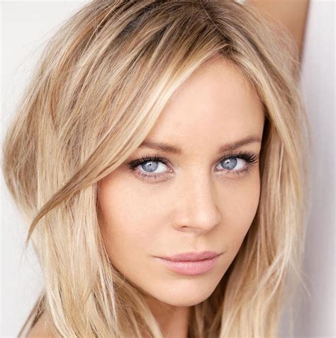 Tara Holt Sexy