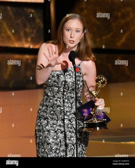 Hannah Einbinder Accepts The Outstanding Supporting Actress In A Comedy
