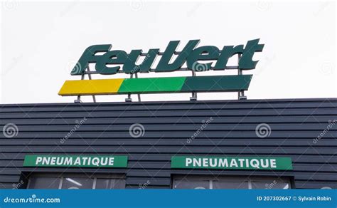 Feu Vert Services Cars Shop Logo And Text Sign Front Of Station French