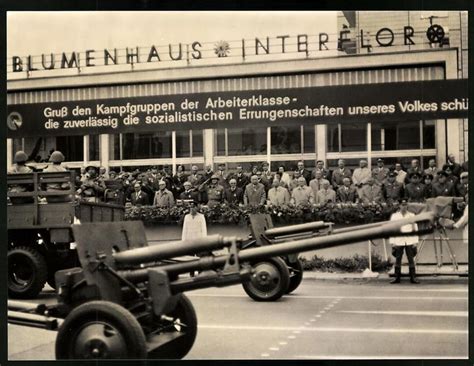 Fotografie Berlin Erich Honecker Bei Parade Kampfgruppen Der Arbeiterklasse Ddr Tribüne Mit