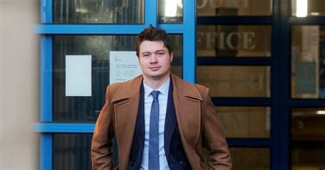 Jutarnji List Glumac Iz Serije Sex Education Proglašen Krivim Za 26 Slučajeva Seksualnog