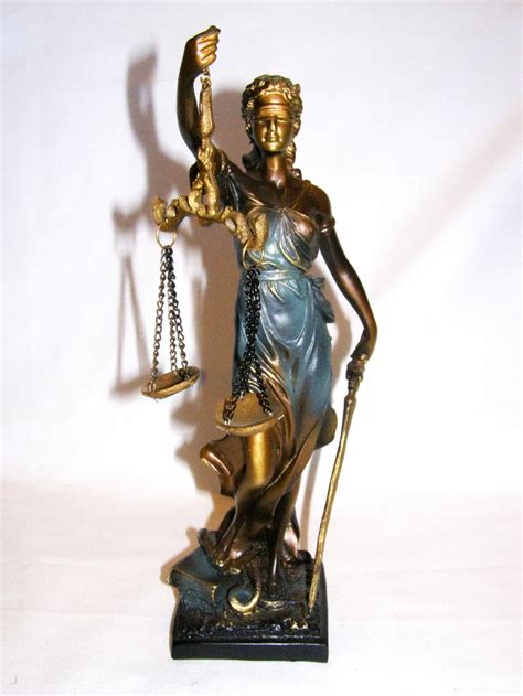 Двама братя набиха кръчмар