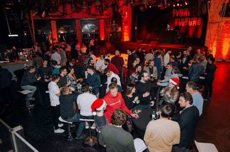 reversinglabs on linkedin holidaycheer workanniversary impacttogether