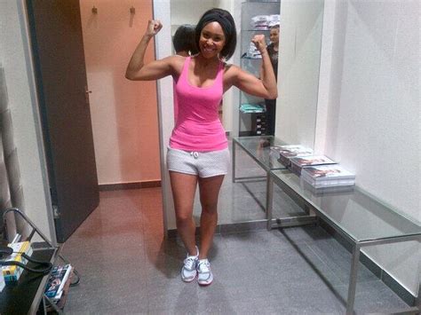 Minnie Dlamini Legs