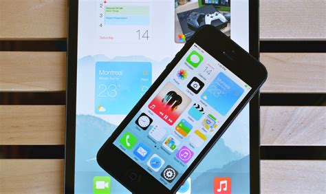 This Striking Ios 8 Concept Reinvents The Homescreen The Verge