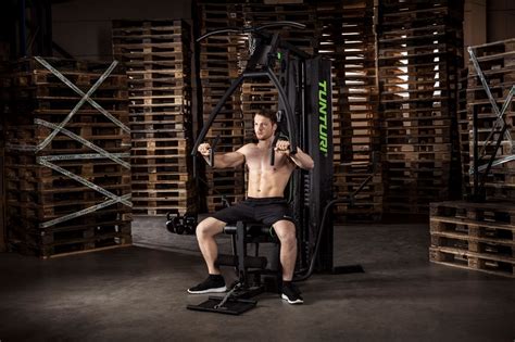 7 Effektive Kraftstation Übungen [inkl Trainingsplan]