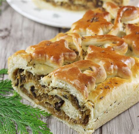 Пиріг з капустою та грибами рецепт приготування