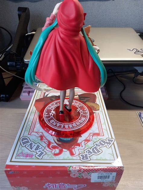Hatsune Miku Wonderland Figure Hobbies Toys Toys Games On Carousell