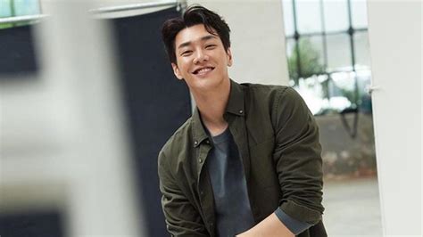 Mengenal Kim Young Kwang Pemeran Psikopat Dalam Drakor Somebody