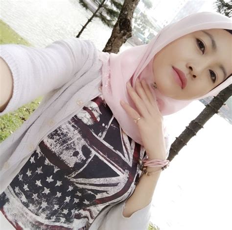 Pin By Yiesarehan Asari On Cikgu Azwa Beautiful Hijab Muslim Women
