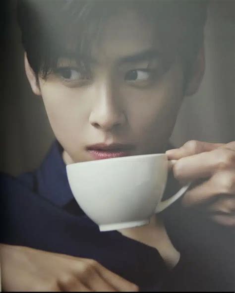 커퓌 한잔하는 은우님 보니 한잔 하고 싶어요 팬플러스 커뮤니티