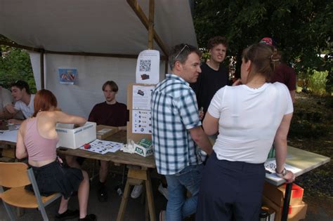 Alice Model At Berlin High School Build Your Own Particle Detector