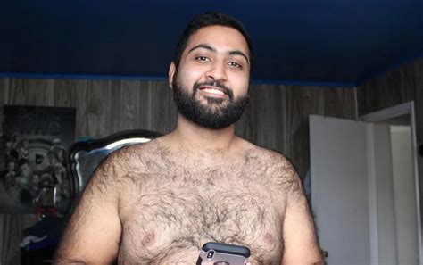 Into Cute Smiles Hairy Bellies And Nice Bulges 😬 Scrolller