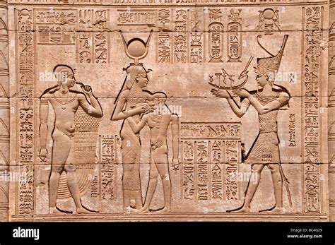 Dendera Cleopatra Roman Temple Cleopatra 69 30 Bc Was The Last Was The Last Pharaoh Of Ancient