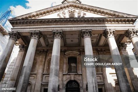 Corinthian Columns Of St Georges Church Georgian Architecture Portico