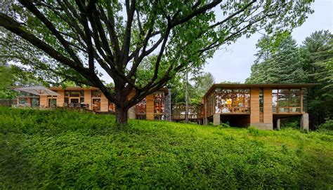 Connecticut Residence By Cutler Anderson Straddles A Woodland Pond