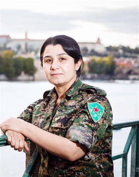 Nesrin Abdullah Öz Savunma özgürleştirir Newaya Jin