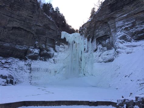 Amazing Frozen Waterfalls Niagara Falls Frozen Offers The Most