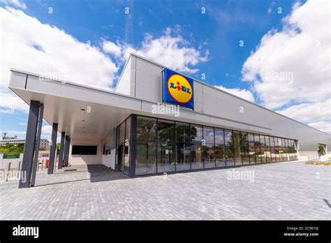Lidl Hi Res Stock Photography And Images Alamy