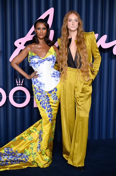 Iman Per La Prima Volta Ai Fashion Awards 2025 «la Moda Ha Plasmato La Mia Vita Ora Assisto