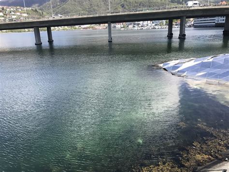 Diffraction Of Waves Around Obstacle Adventures In Oceanography And Teaching